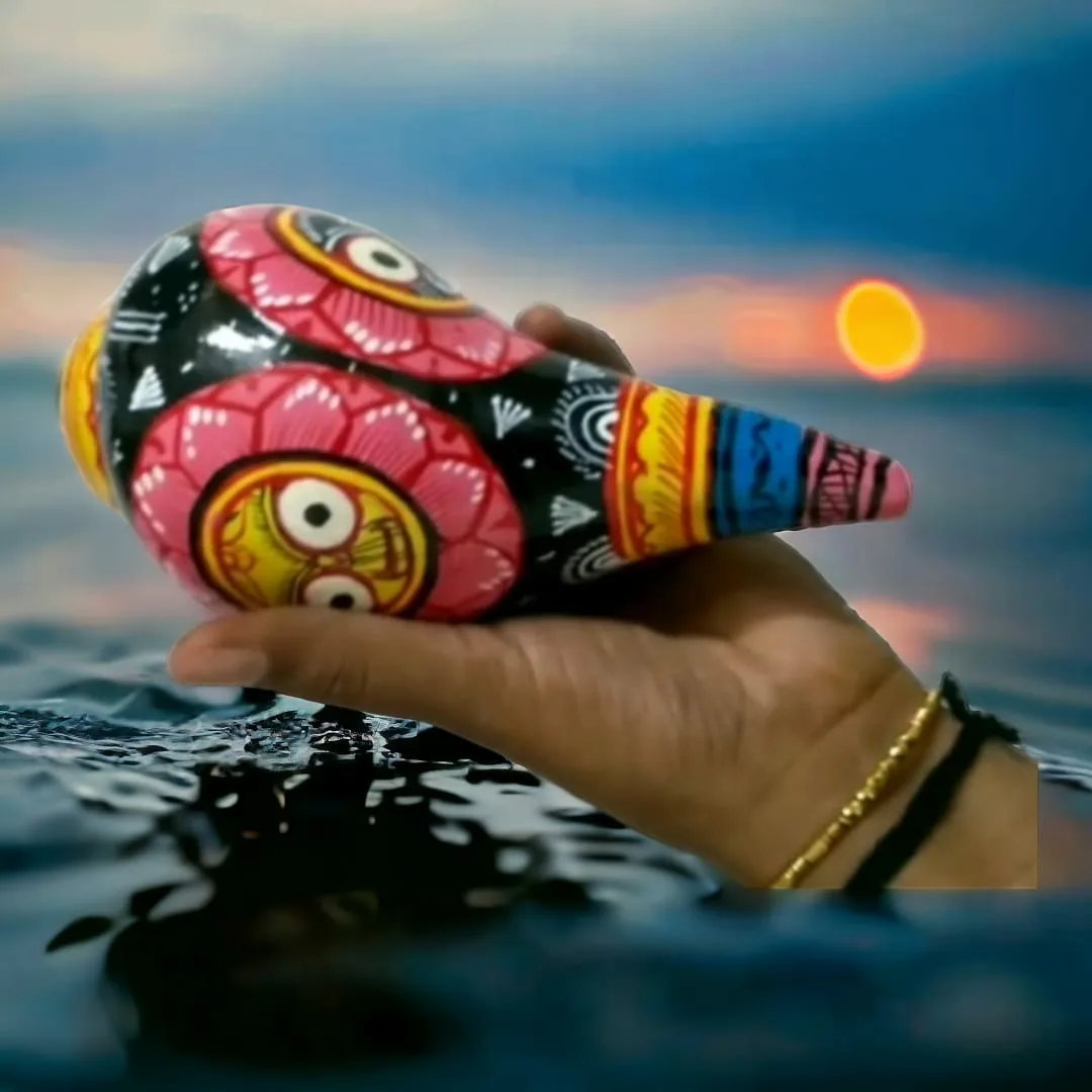 The beautifully painted conch for Shri Jagannath Mahaprabhu | Spiritual ...